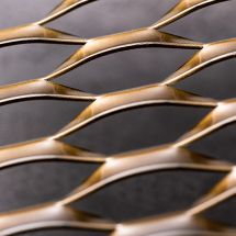 Meshcovering: Expanded mesh rainscreen system